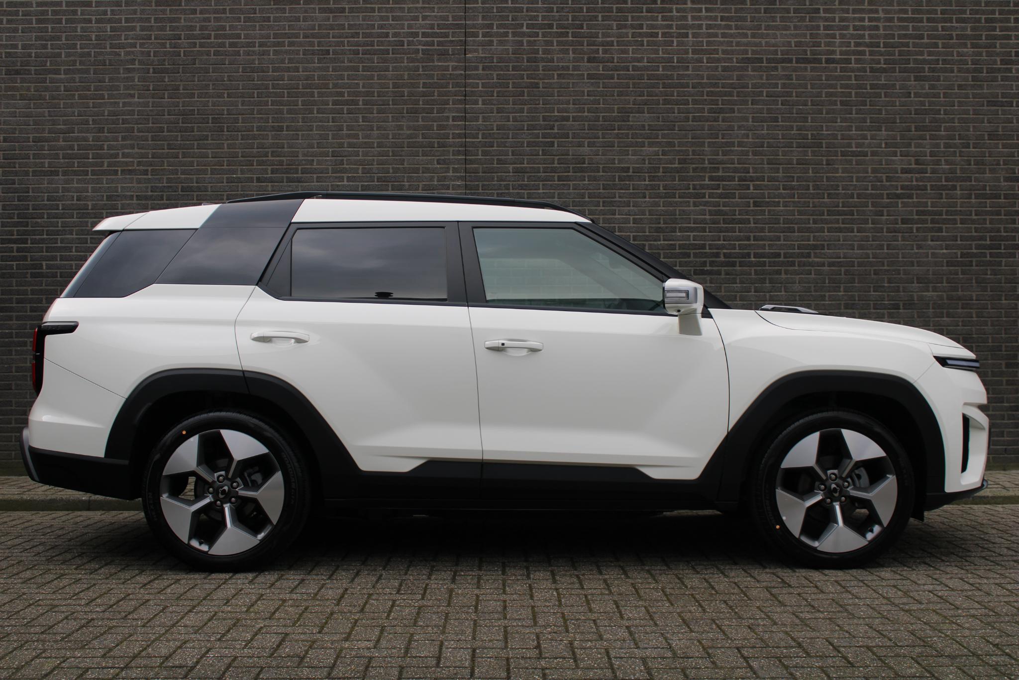 KGM Torres EVX Titanium 73.4 kWh 207pk, Grand White, 20"inch LM velgen ...